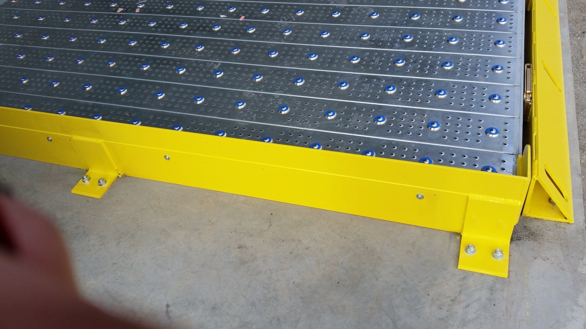 KieTek - Ball and Caster Decks - Cutting Edge Material Handling Systems