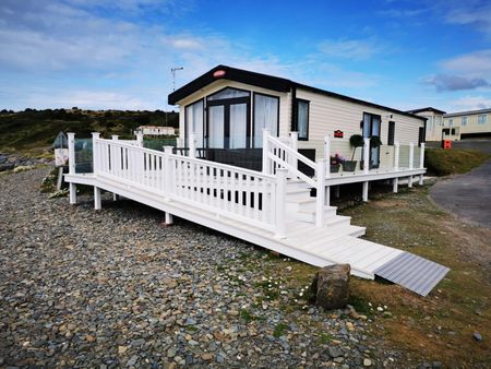 Caravan Decking, Lodge Decking, Steps, Ramps, Skirting