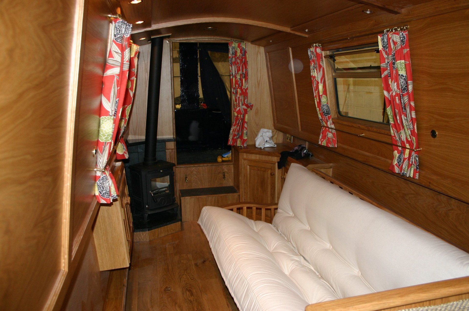 Narrow beam boat building services in Warwickshire