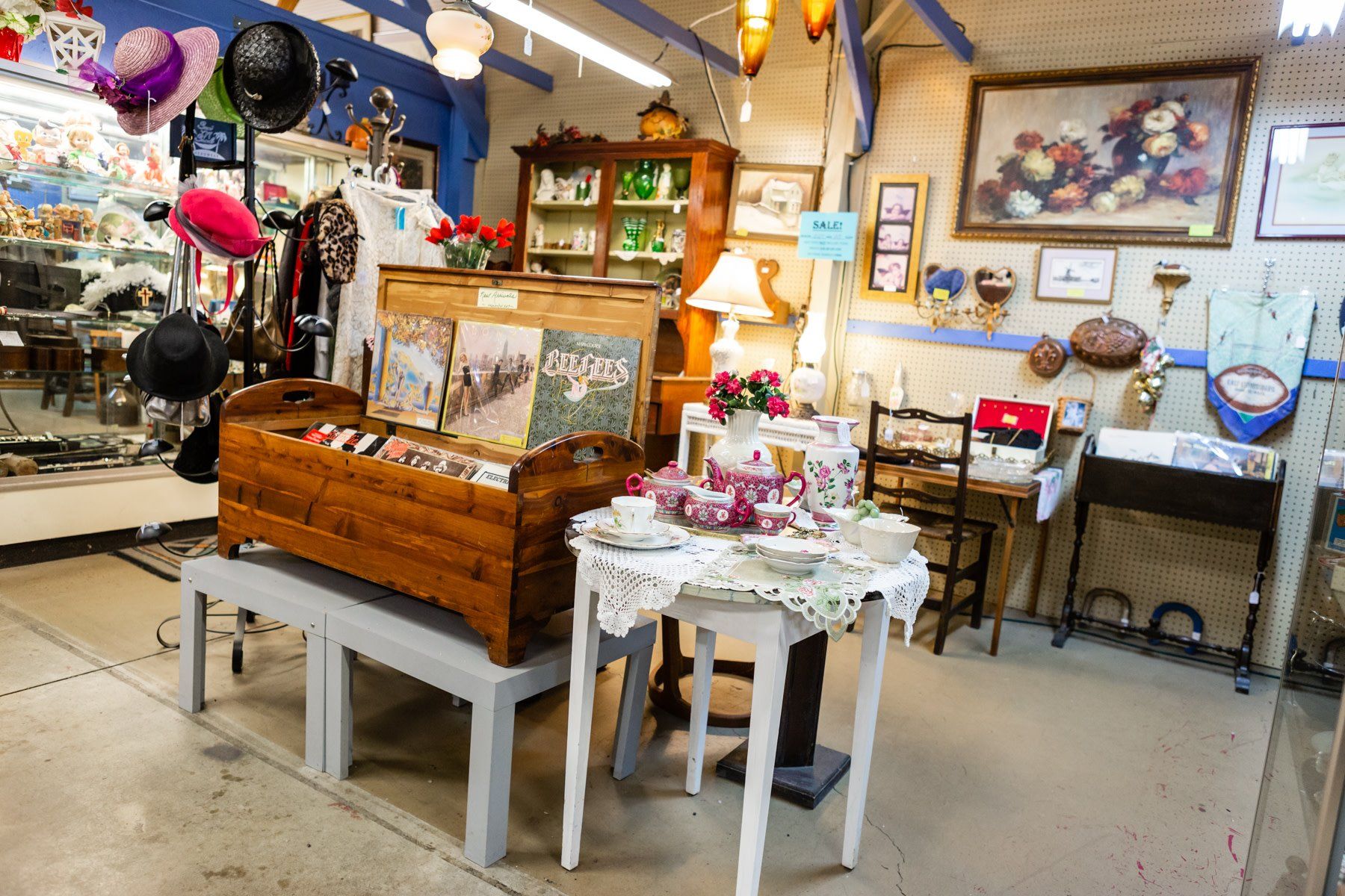 Pocono Peddler's Village Antique Mall - Tannersville, PA