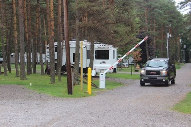 Parking Lot Gate Systems - Barrier Gate for Cars | Parking BOXX