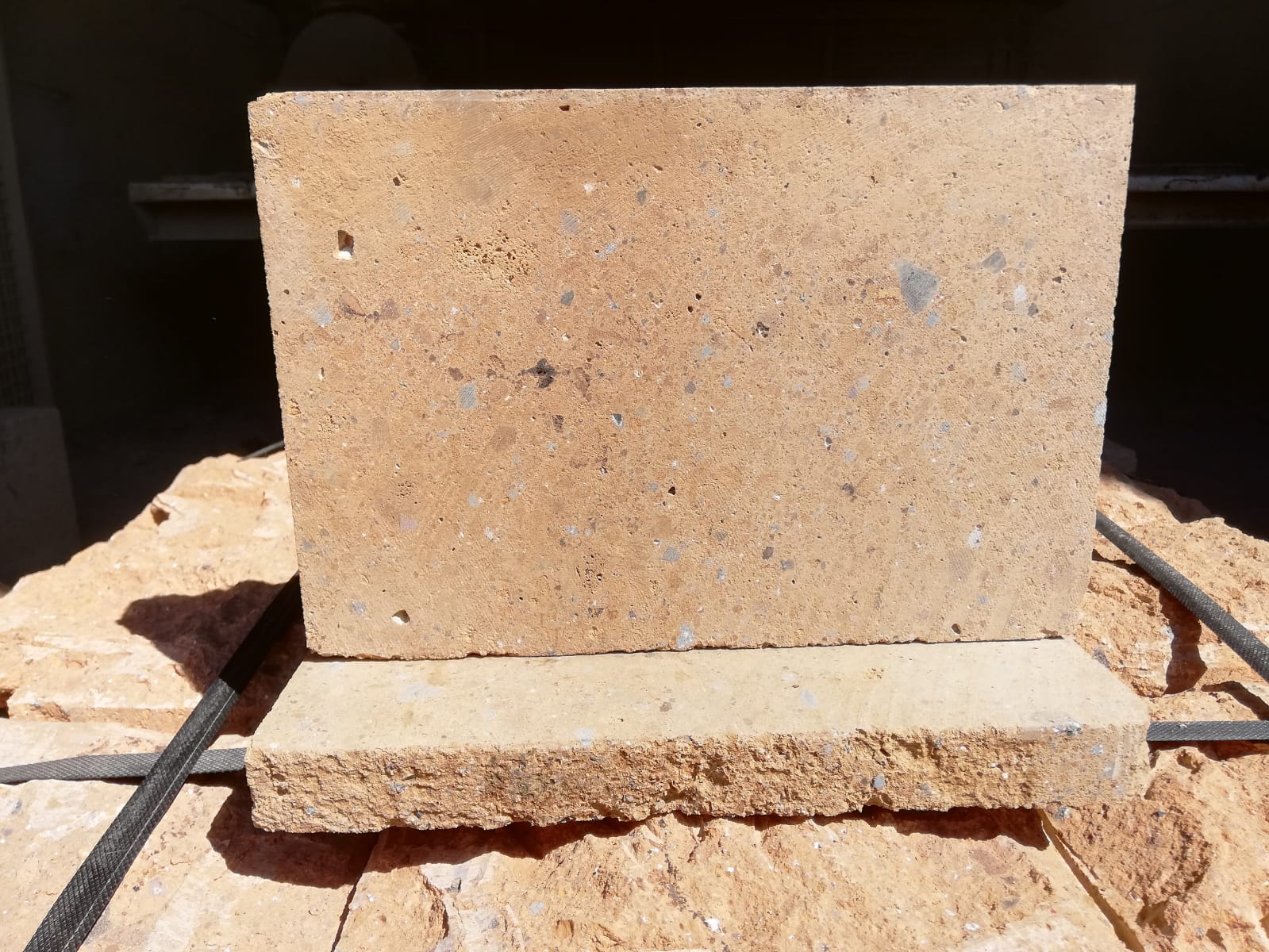 Lastre di tufo | Roma | Esman - Cava Lapilli e Pietre