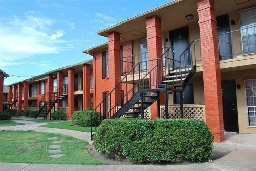Stone River Apartments | Affordable 1, 2 & 3 Bedroom Apts in Houston