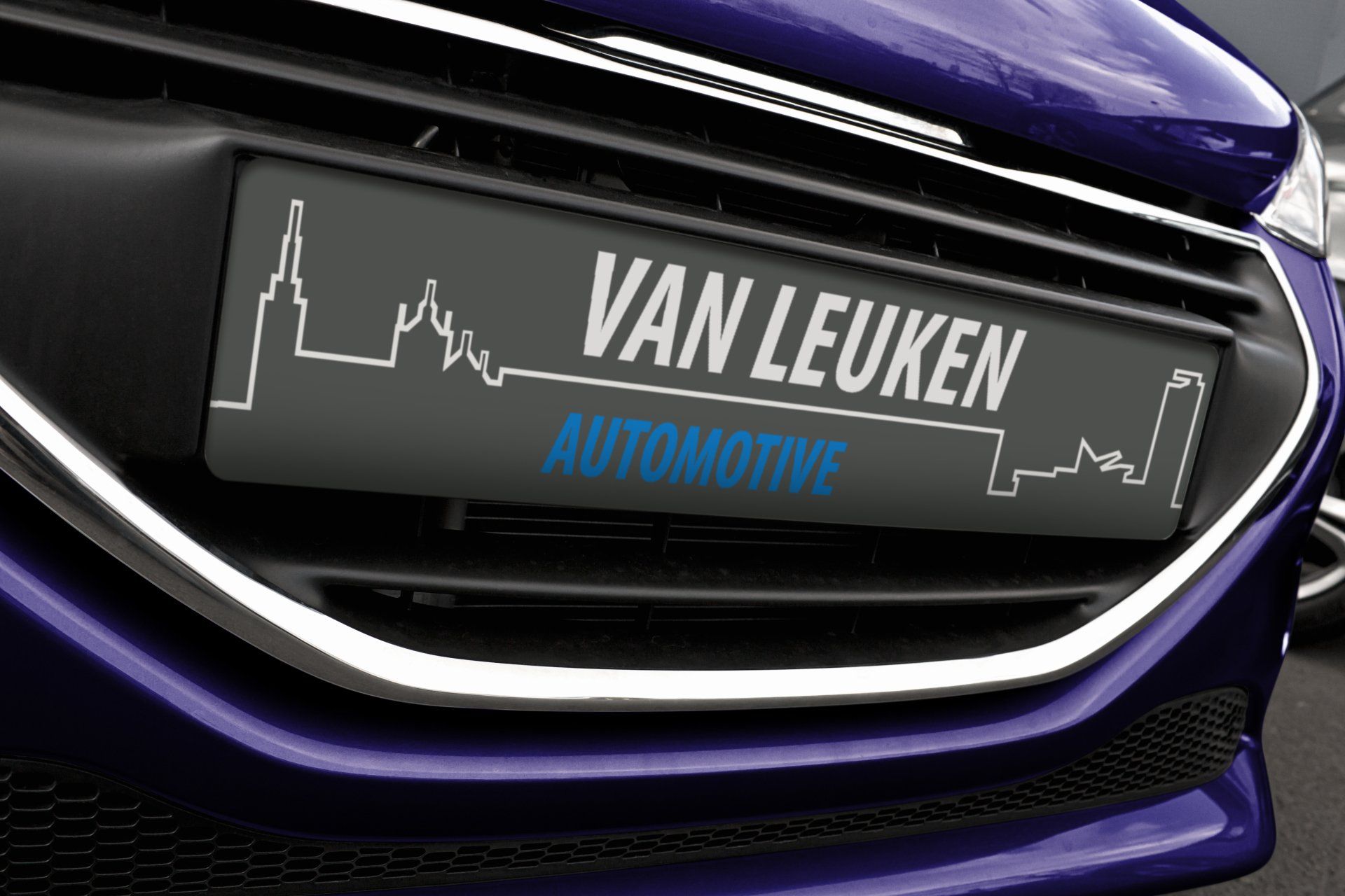 Showroomplaten of kentekenplaten met logo bestellen bij Bizzprint