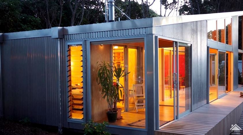Shipping Container Homes- A Video Highlighting 38 Amazing Cargo ...