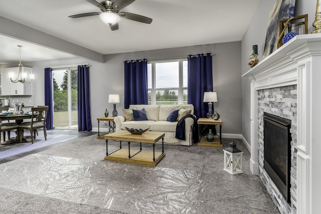 Interior Gallery | Buckeye Real Estate Group