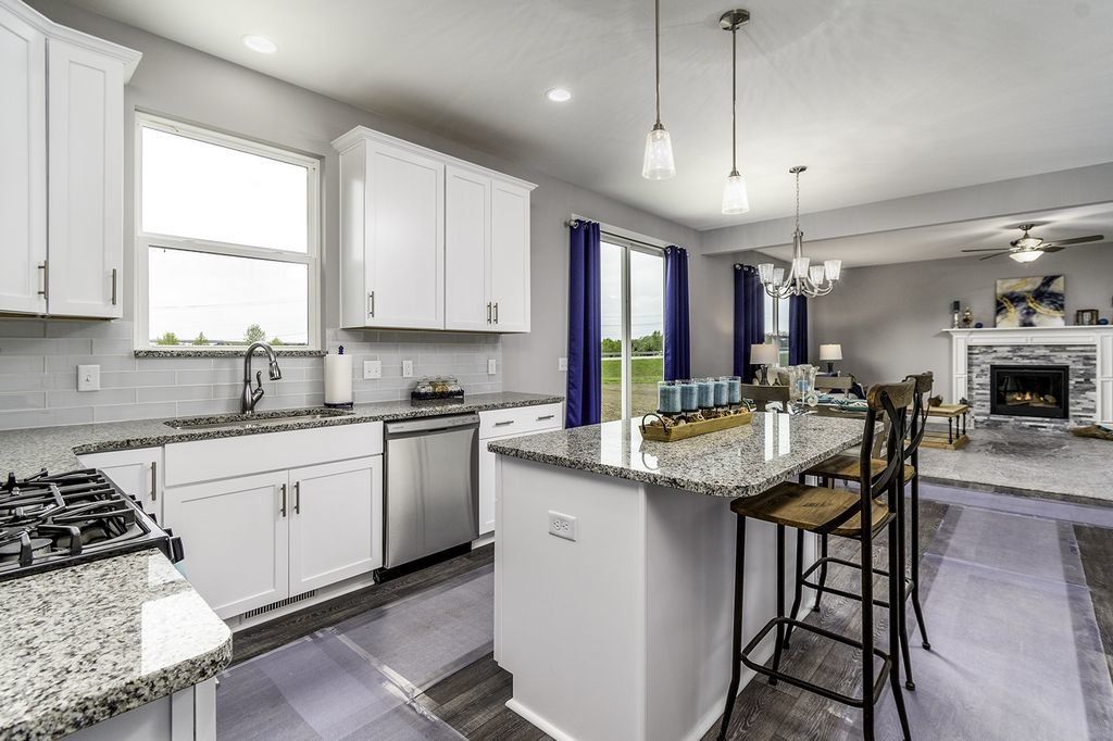 Interior Gallery | Buckeye Real Estate Group