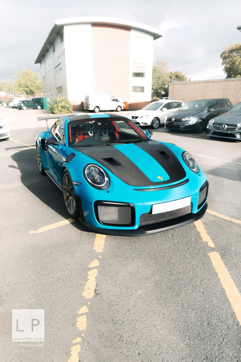 Porsche 911 991 GT2 RS in Miami Blue