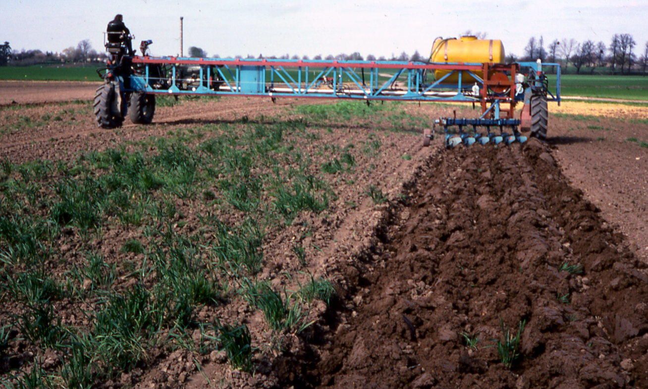 Benefits of gantry tractor including animation