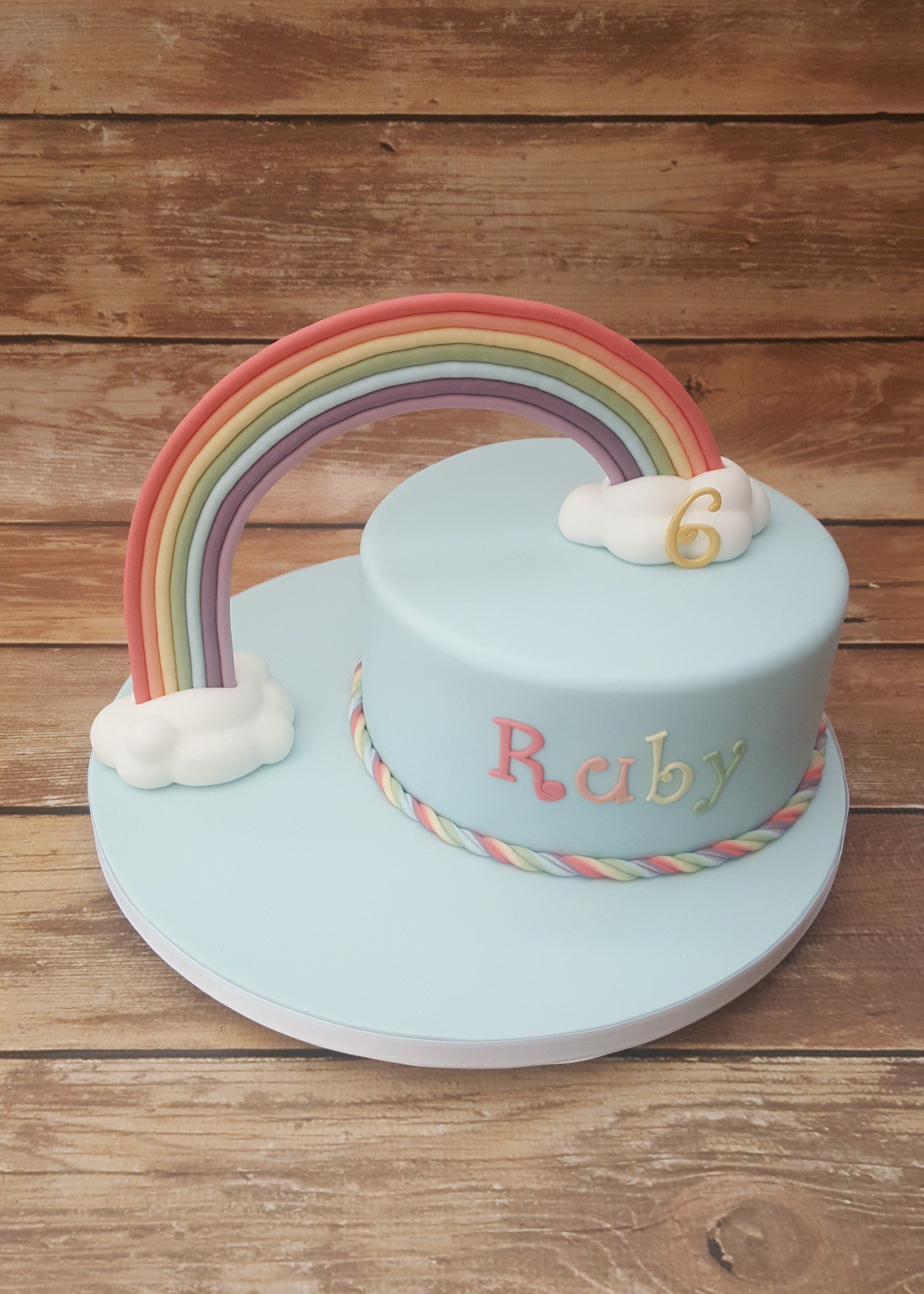 GALLERY: Cakes for Children