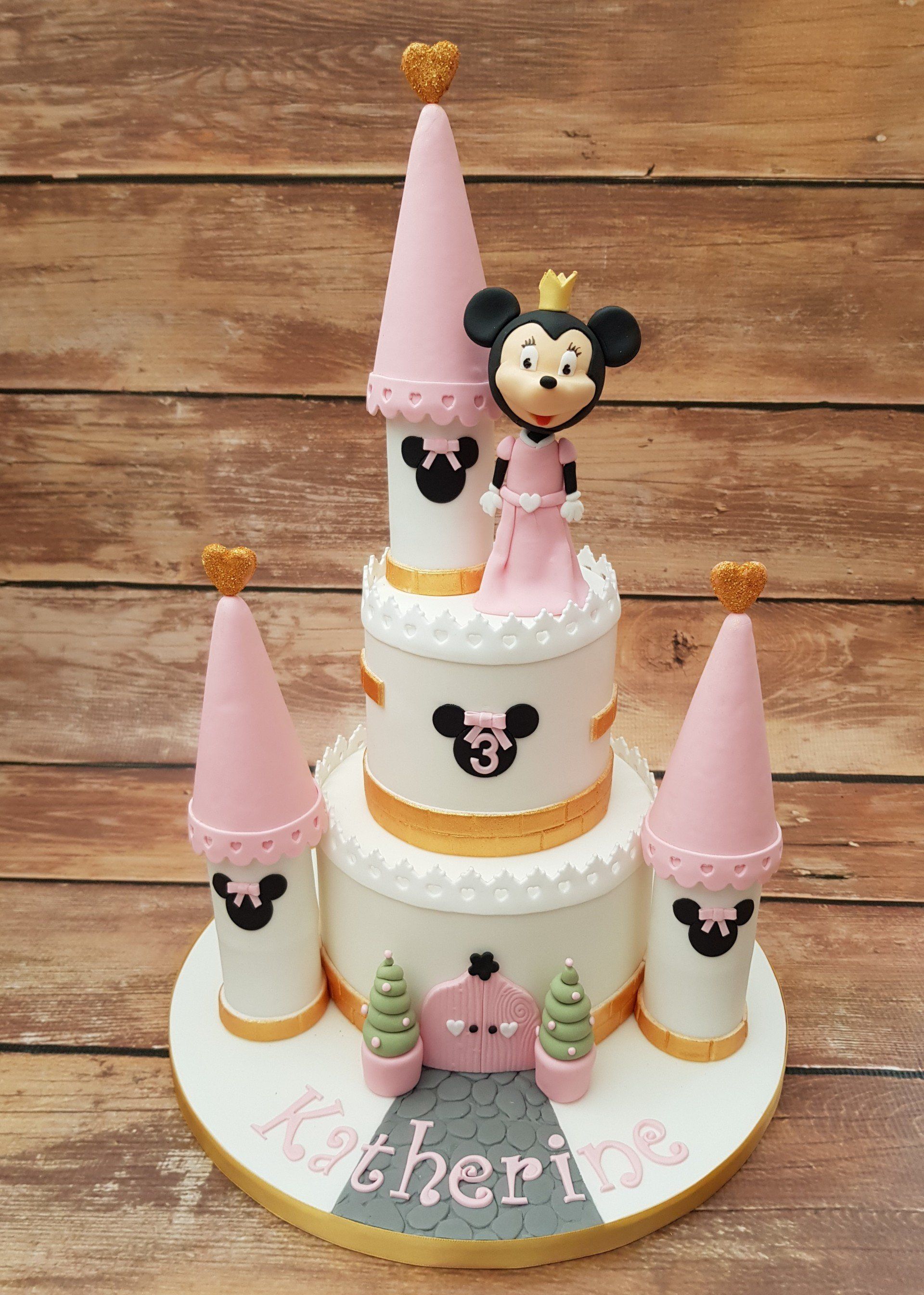 GALLERY: Cakes for Children