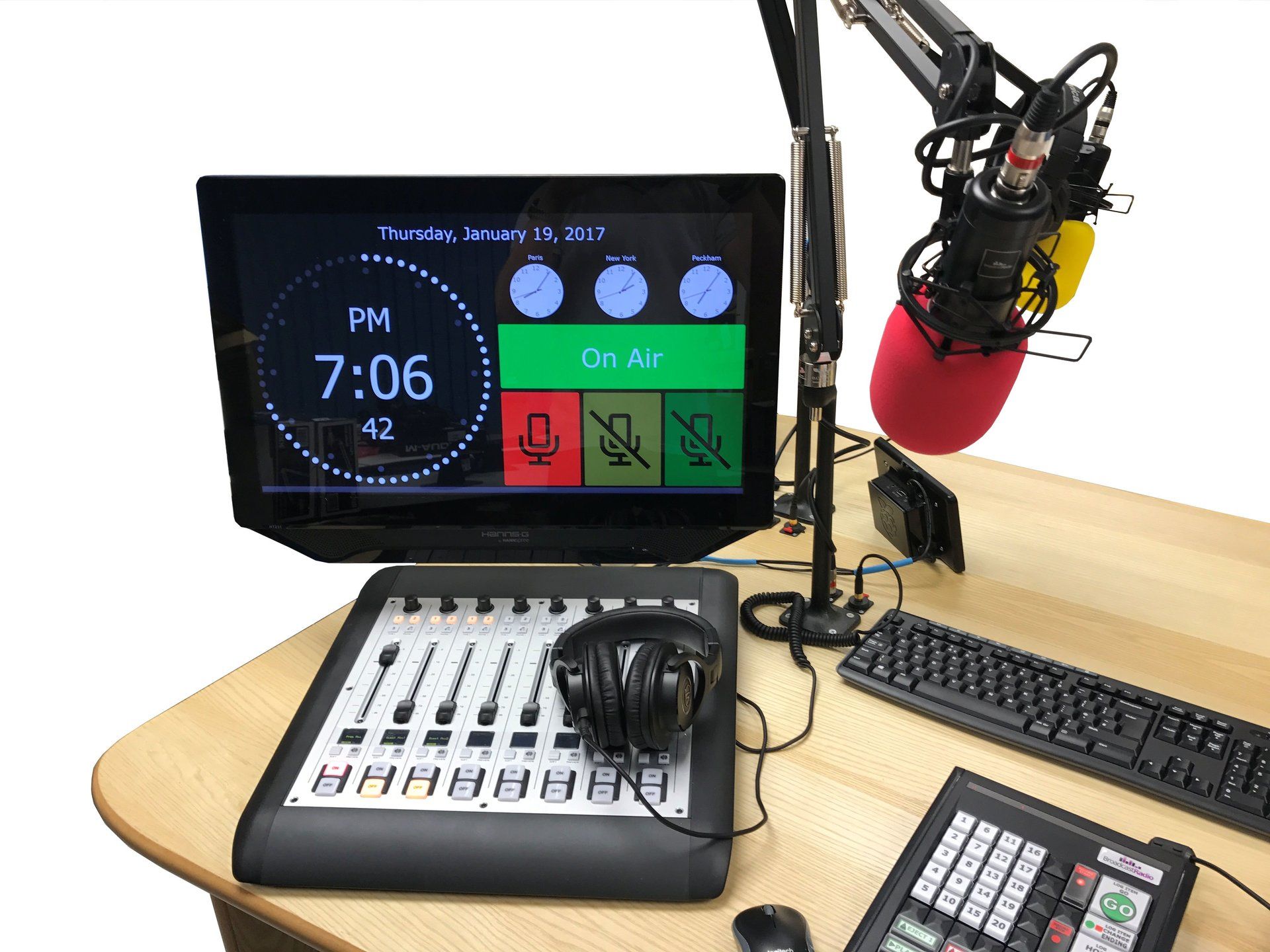 UR7 Digital Deluxe Studio Package