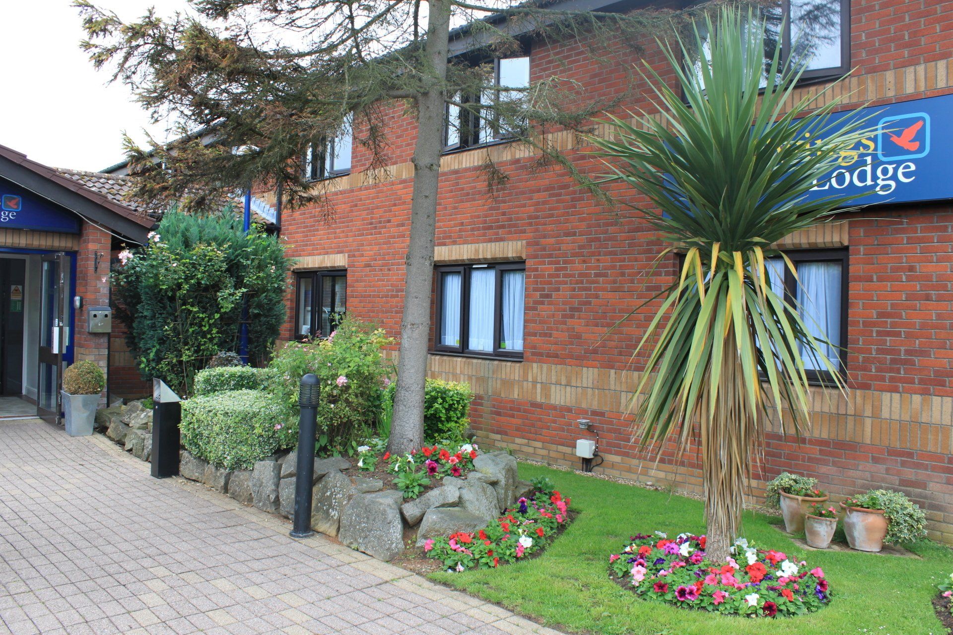 Budget hotel with early and late check-ins! | Redwings Dunstable