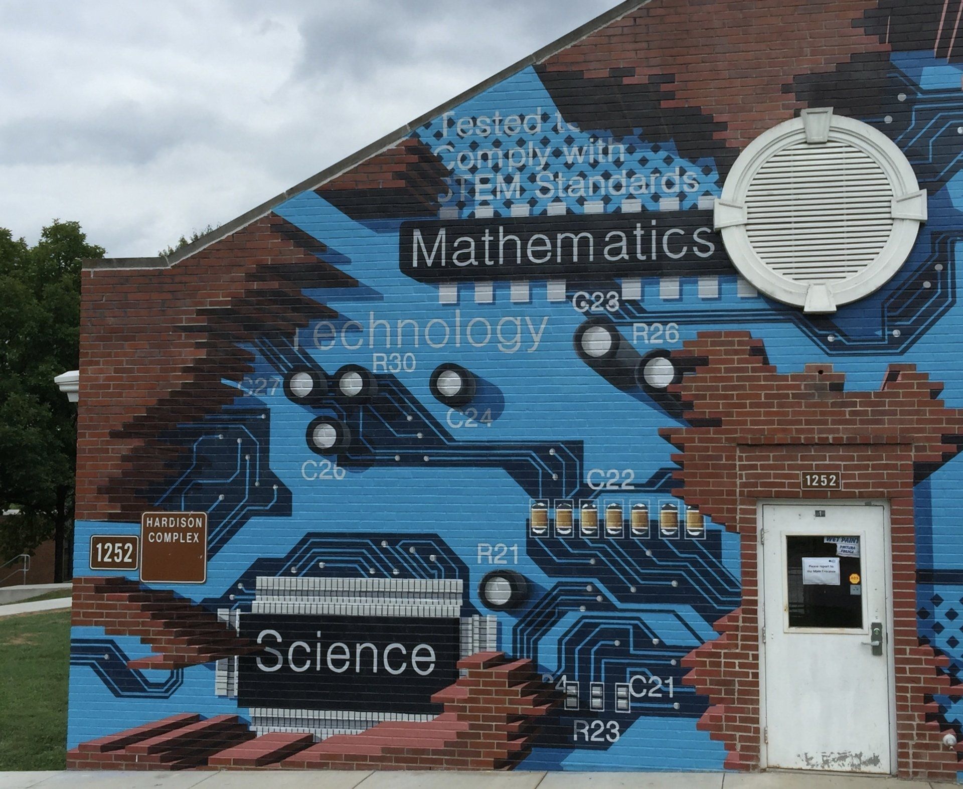 Amazing Nashville STEM Preparatory Academy School Exterior Mural