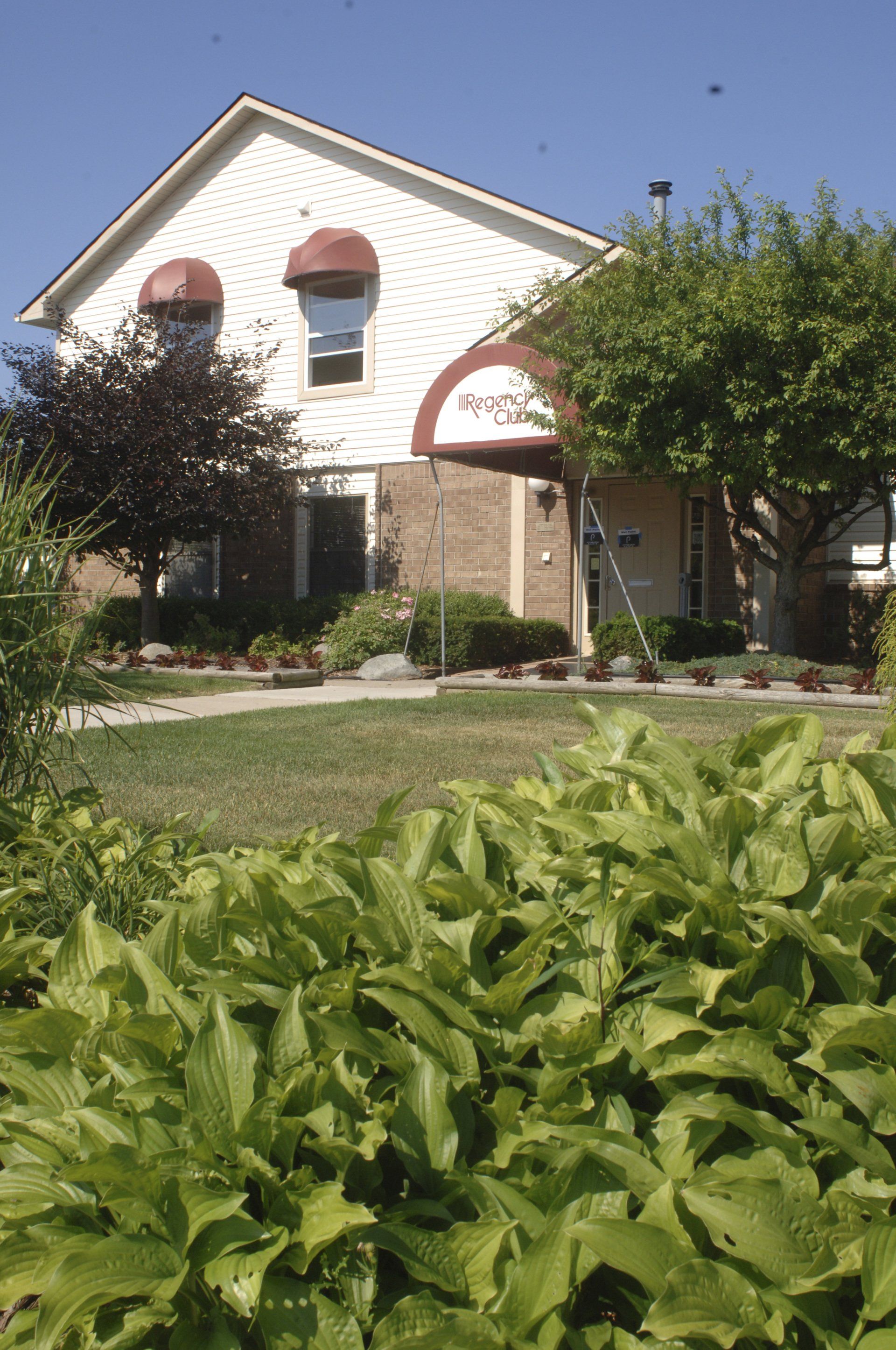 Regency Club | Warren, Michigan Luxury Apartments and Villas/Apply Online