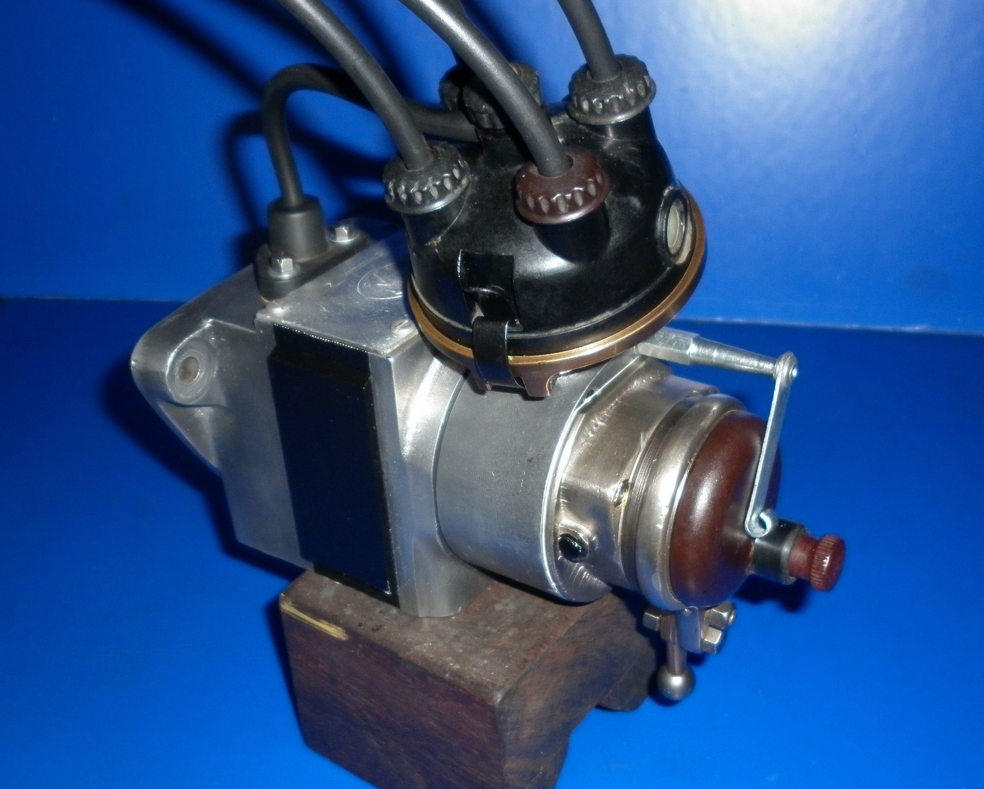 he Magneto Guys - Help identifying magnetos