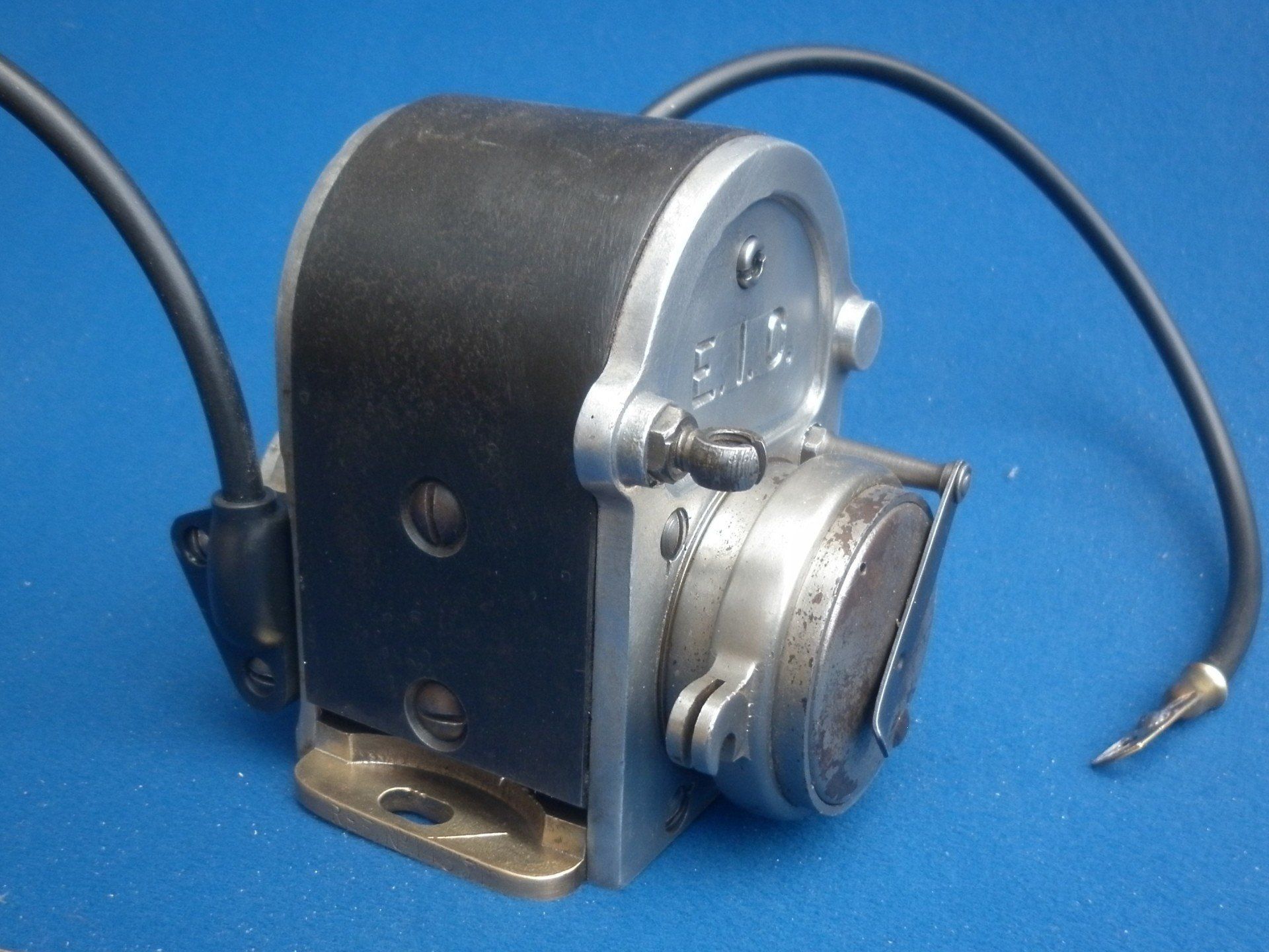 he Magneto Guys - Help identifying magnetos