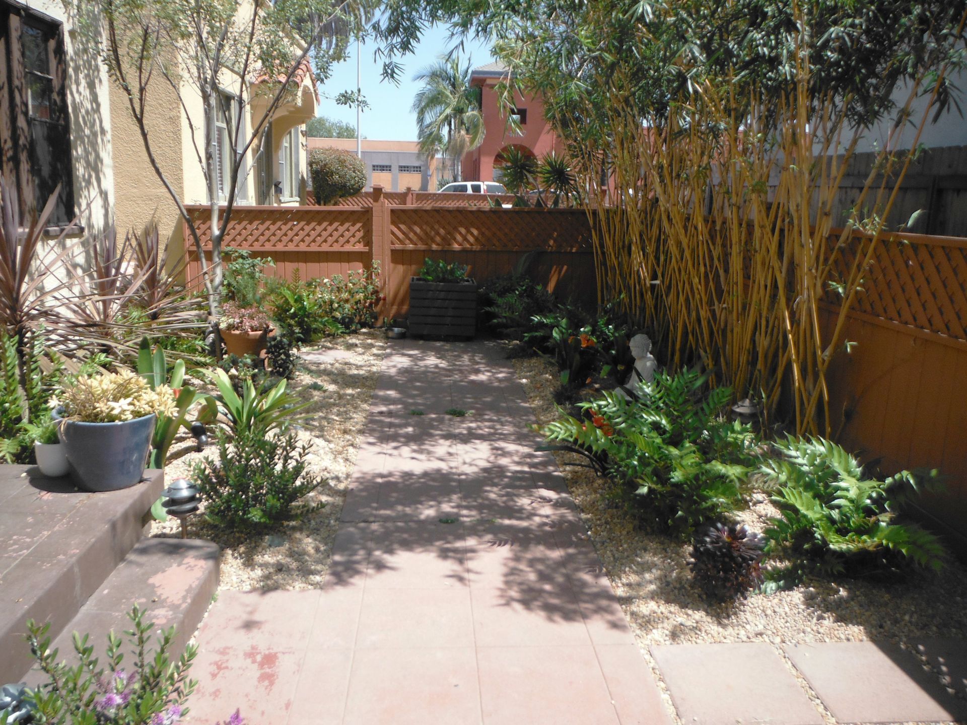 Courtyard Bungalow Garden Sanctuary - John Beaudry Landscape Design