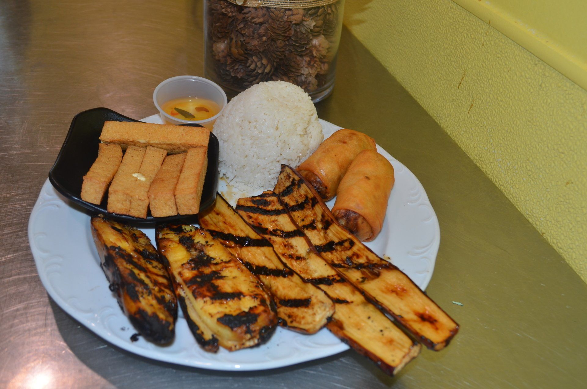 Filipino Restaurant | West Covina, CA | Salo-Salo Kitchen