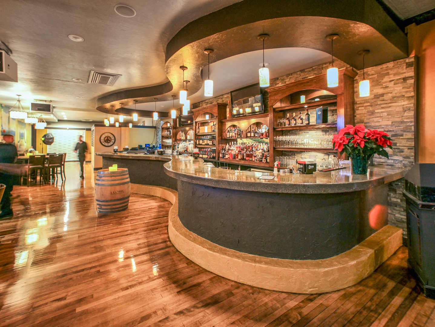 Tavolo Wine Bar & Tuscan Grille