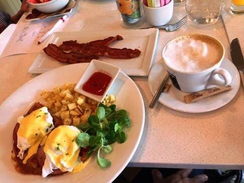 Restaurant, Belgian, European Bistro | Rancho Mirage, CA | Si Bon