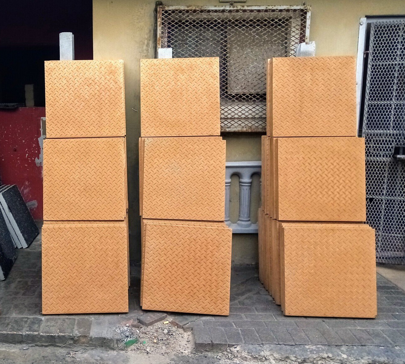 Vibracrete Walling|Precast Walling Cape Town|Poles & Posts