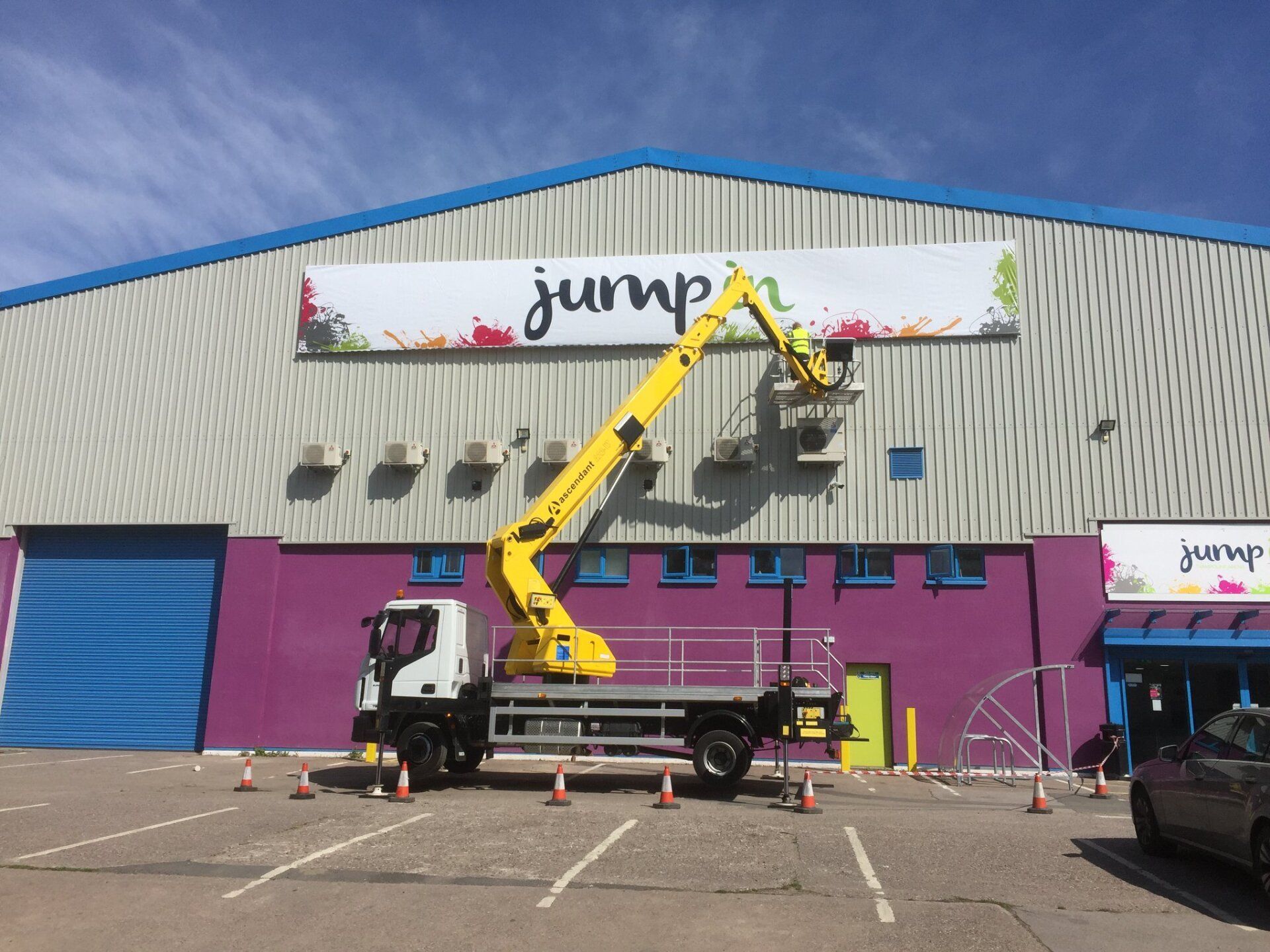 Sing installation │ Signum Signs Cherry Picker Hire