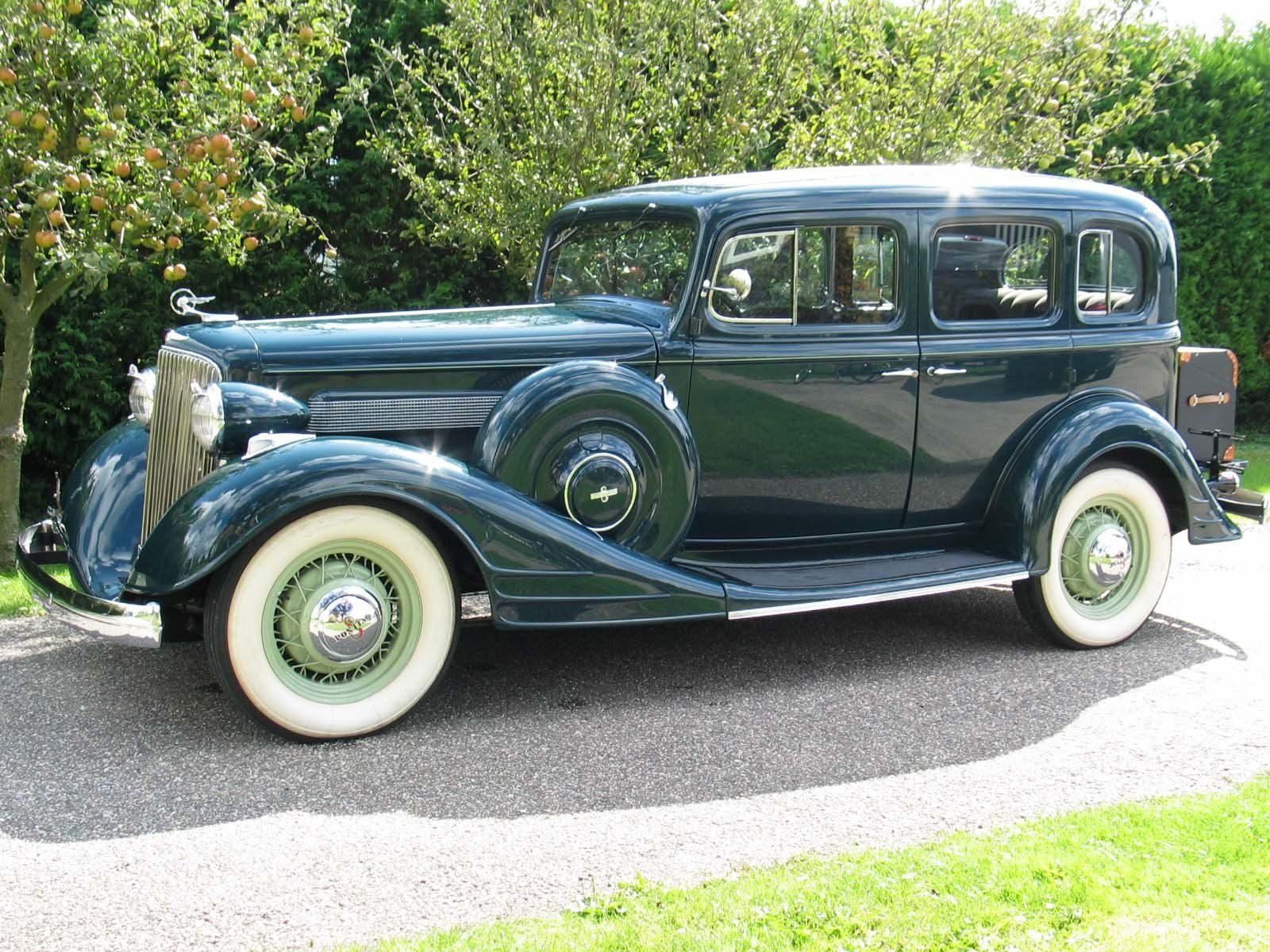 1934 Pontiac 4 deurs sedan
