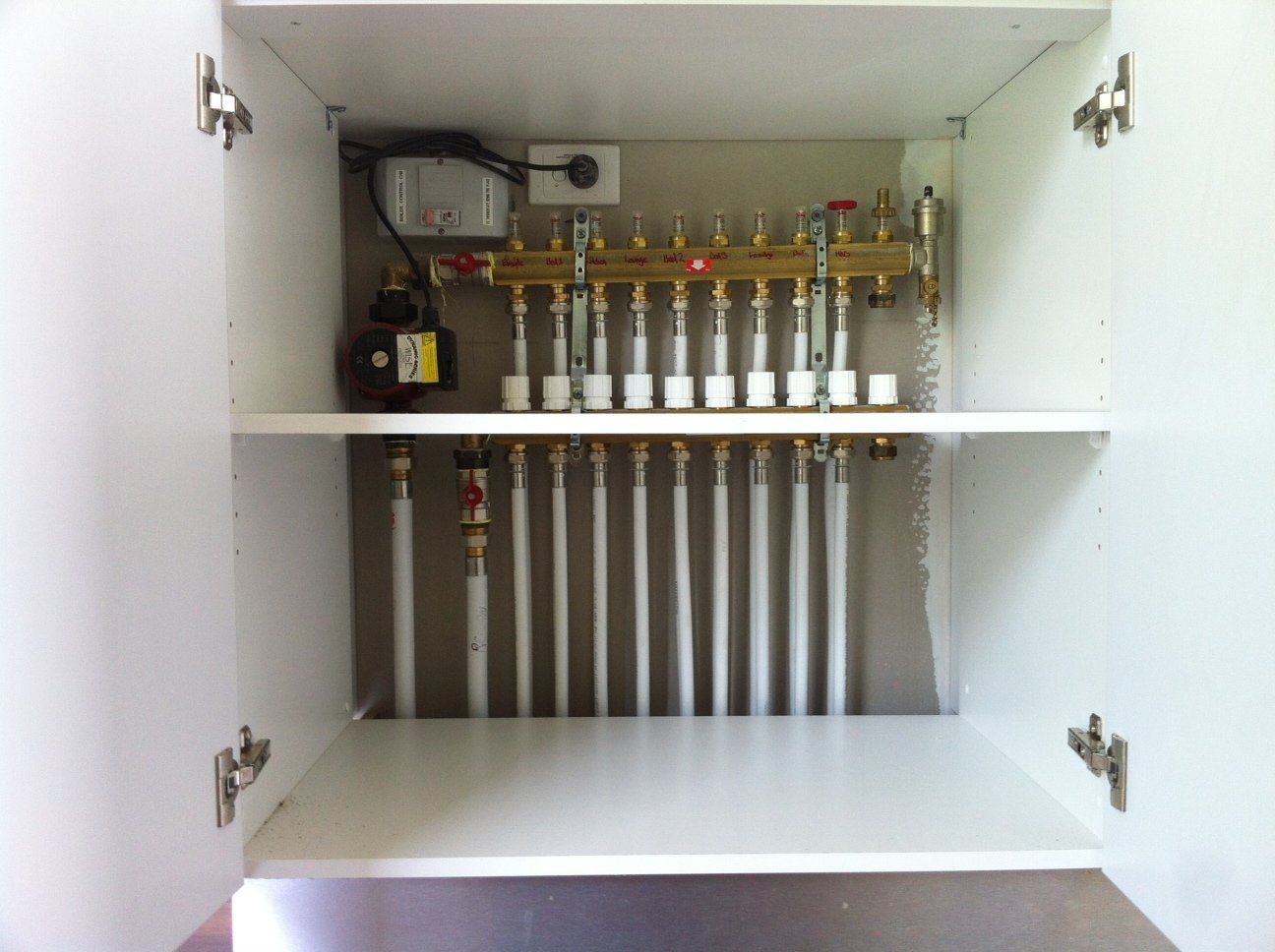 Radiators - Hydronic Heating | WISELIVING