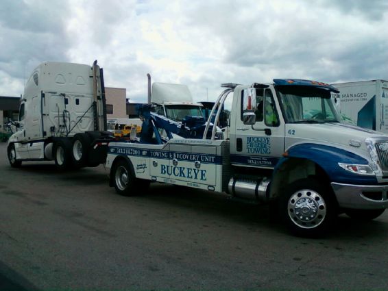 Big Rig Towing | Cincinnati, OH | Buckeye Riverside Towing