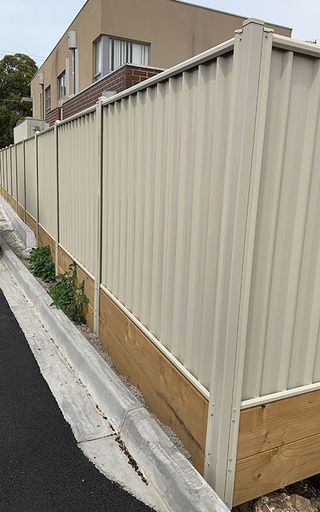Chain Mesh Fencing Melbourne | Chain Mesh Panels | Diamond Fence