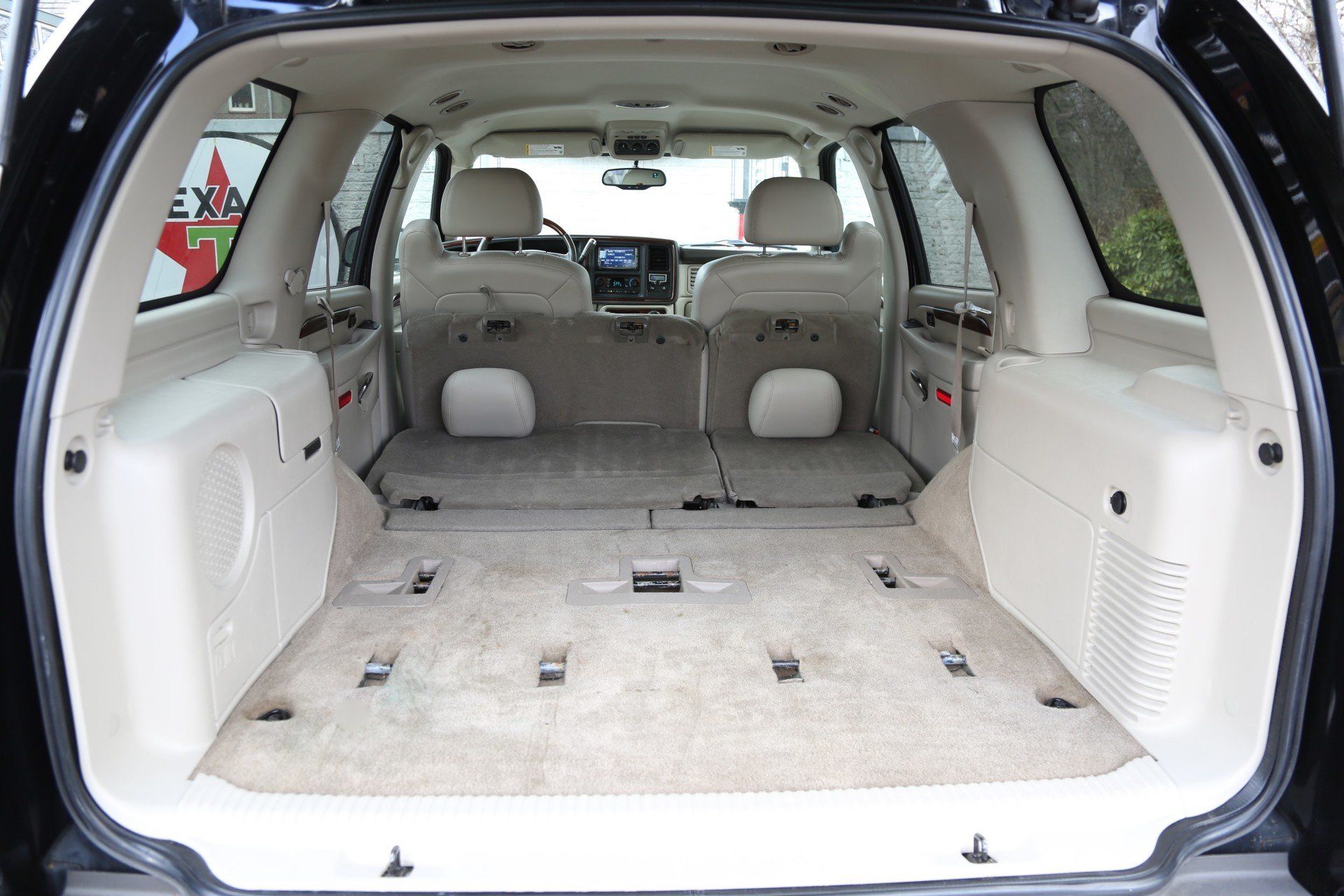 01-ST-DP Cadillac Escalde