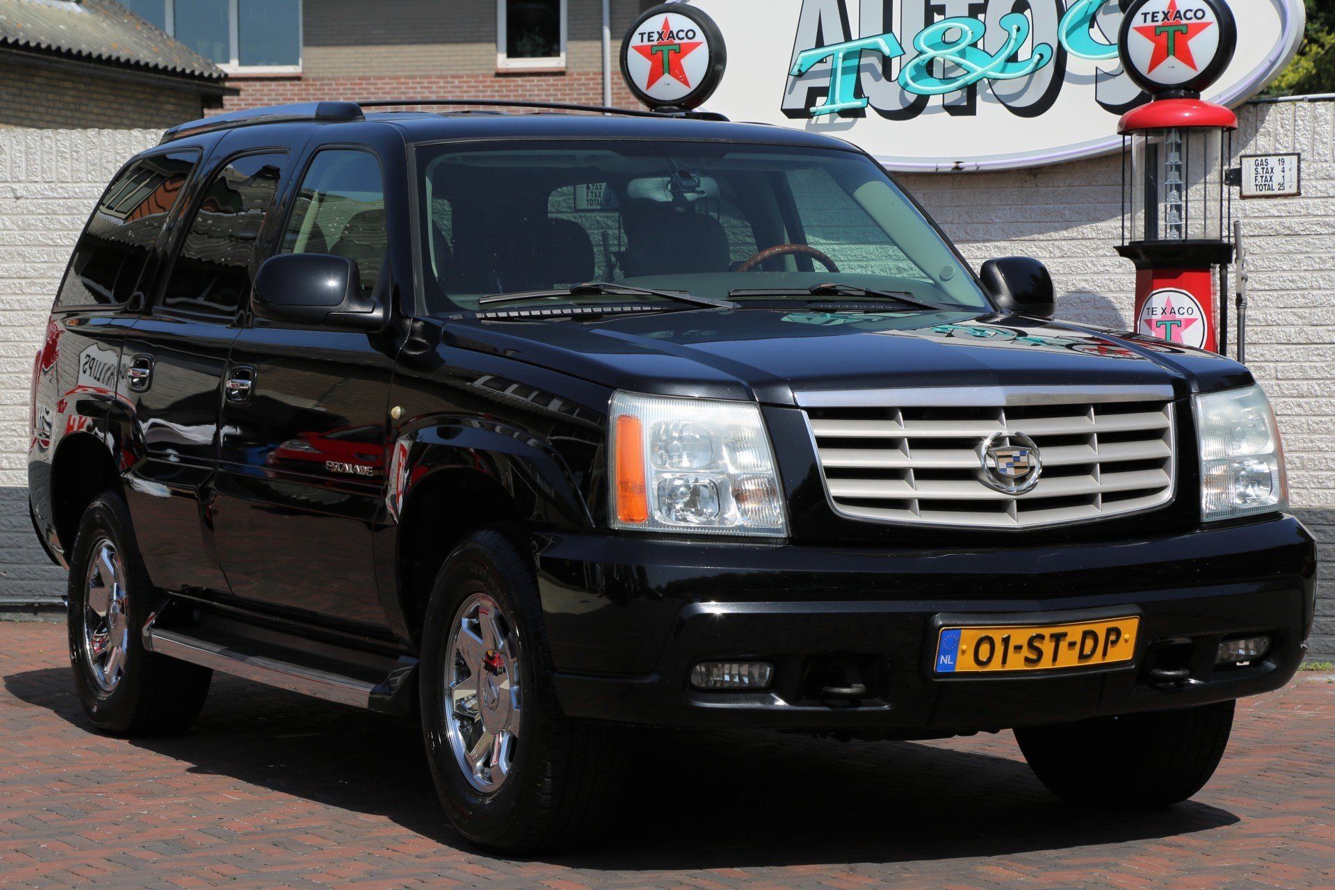01-ST-DP Cadillac Escalde