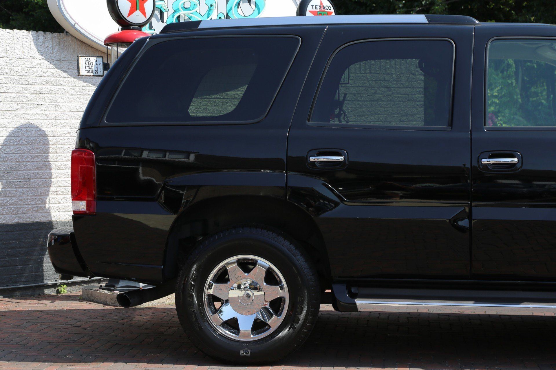 01-ST-DP Cadillac Escalde