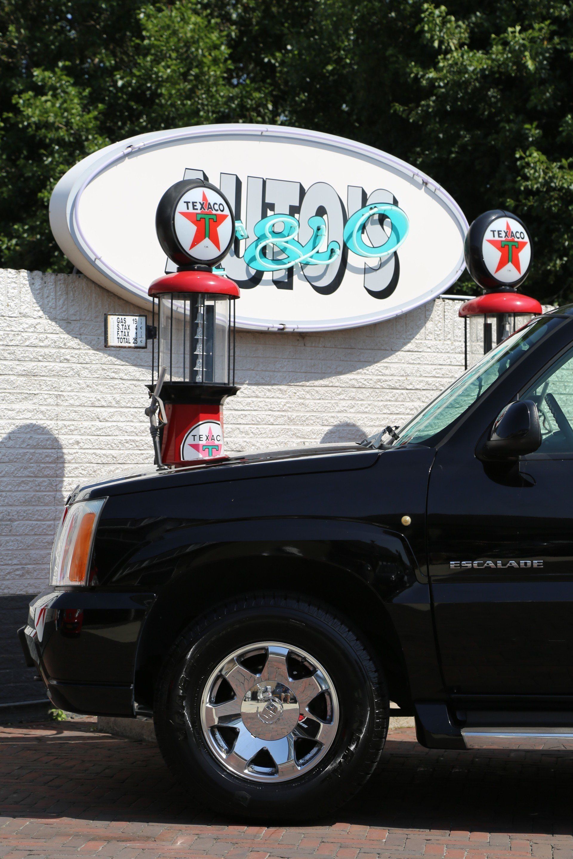 01-ST-DP Cadillac Escalde