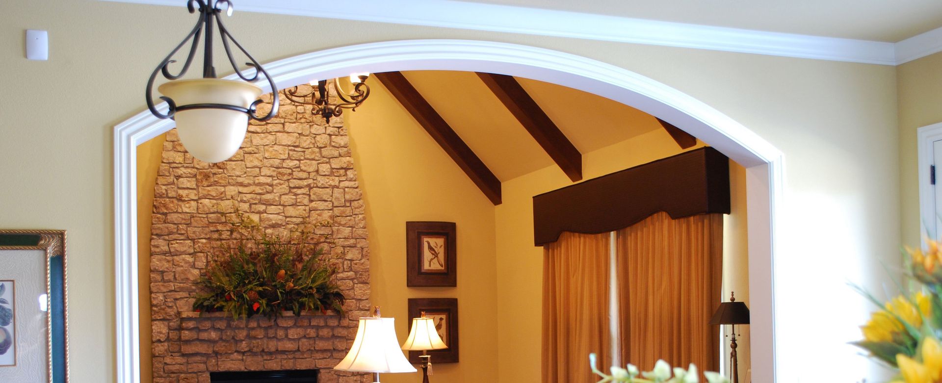 Eyebrow Moulding for Arched Doorways