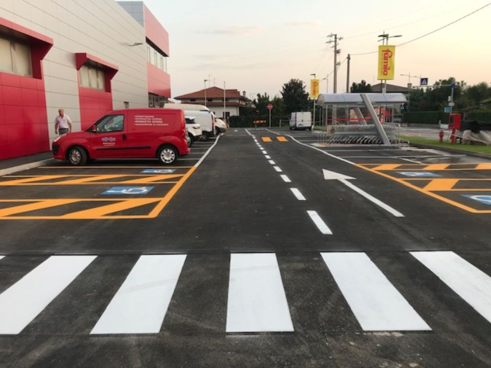 Segnaletica orizzontale | Bergamo | FM Segnaletica