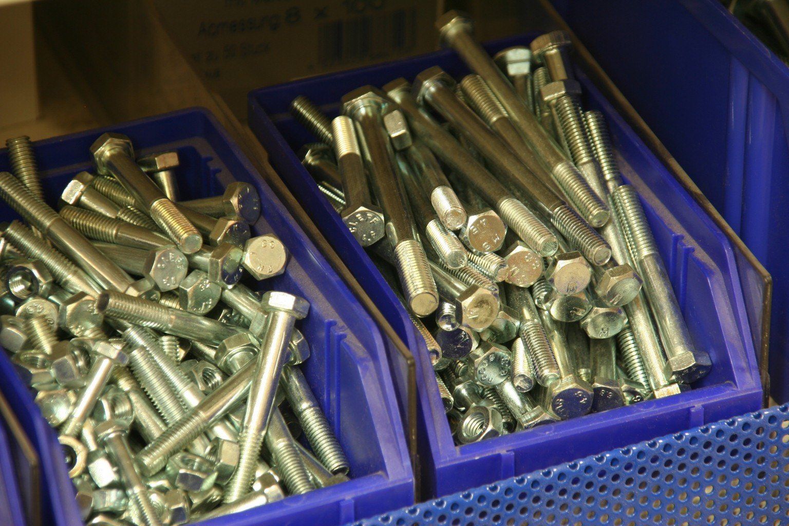 RE-Schraub GmbH - Befestigungssysteme mit Köpfchen