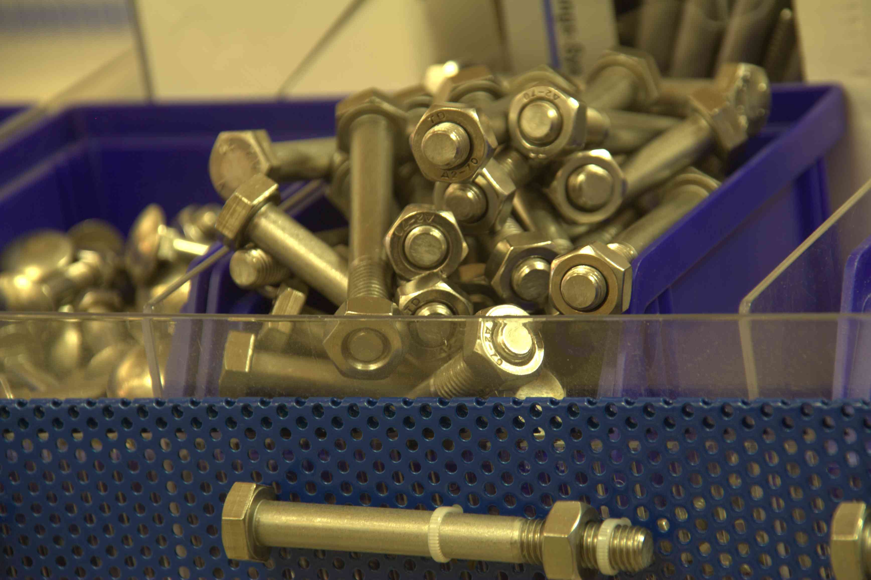 RE-Schraub GmbH - Befestigungssysteme mit Köpfchen