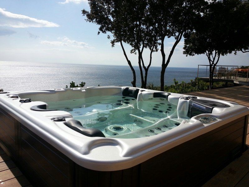 SPA LAGOON 2 - 4 places dont 2 allongées avec MASTER LADY