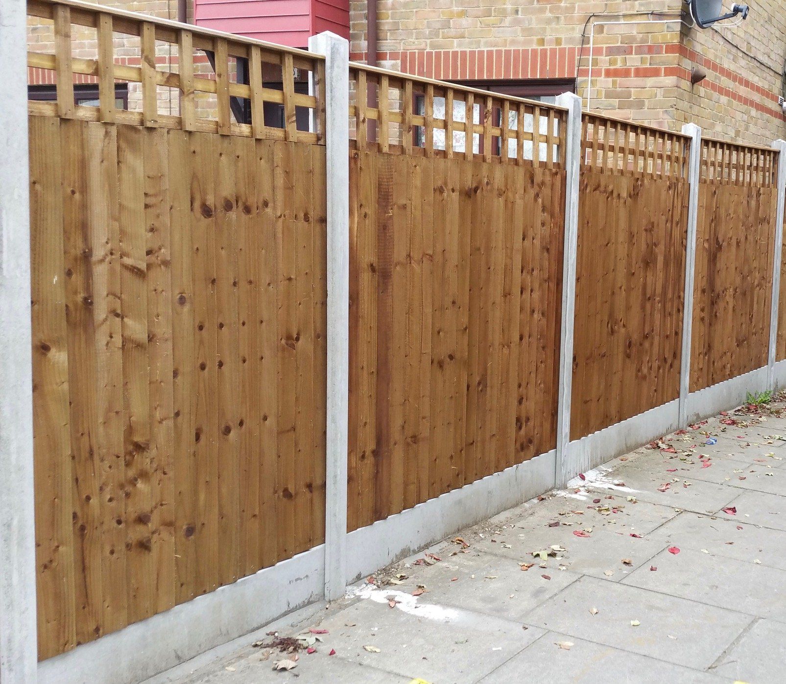 Feather edge panel fence suppliers in London