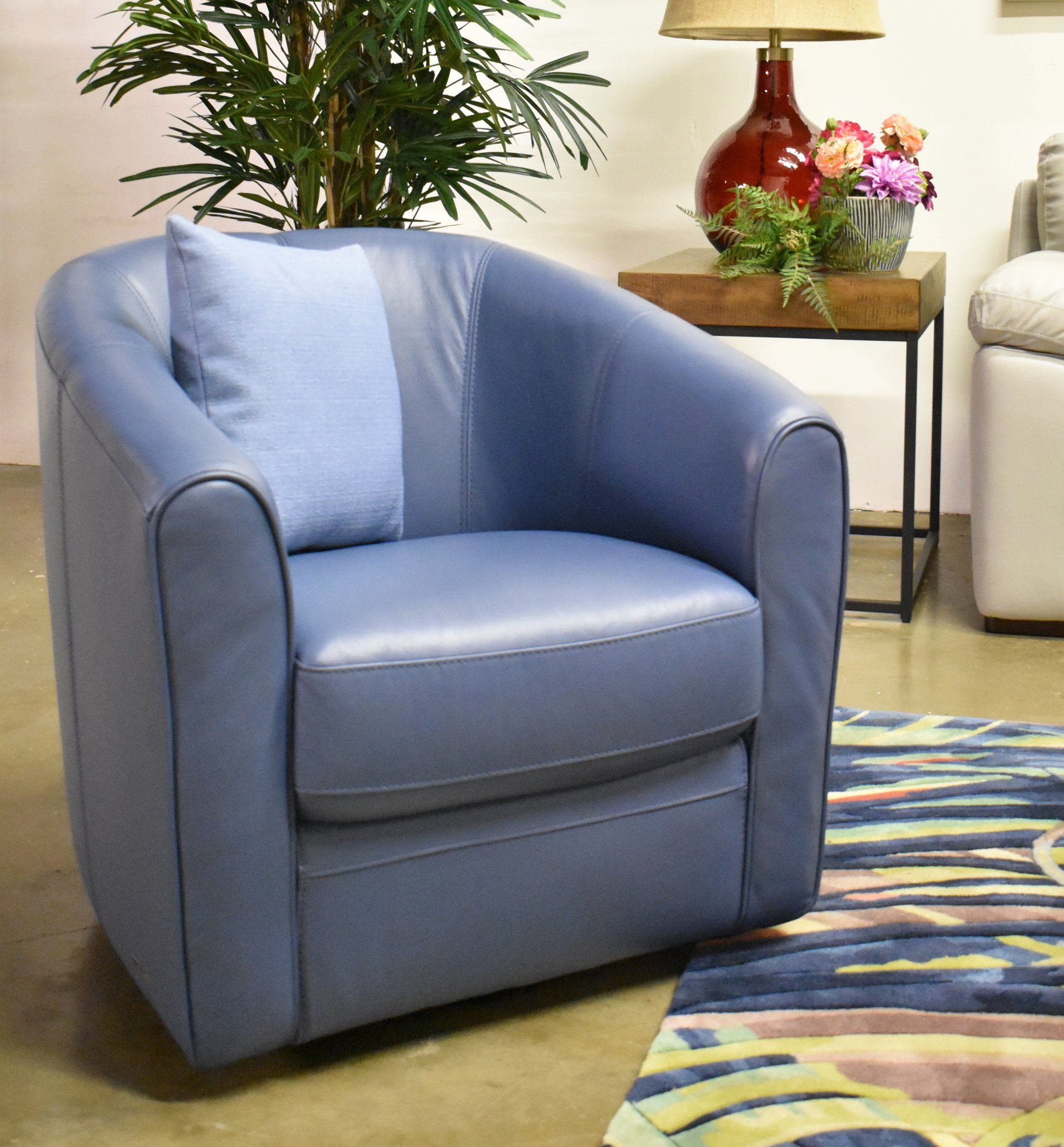 Sleepers and Chairs | Lahaina, HI | The Mind's Eye Interiors, Inc.