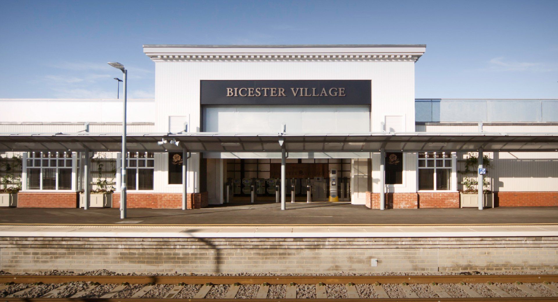 Bicester Village Station - Guest Services