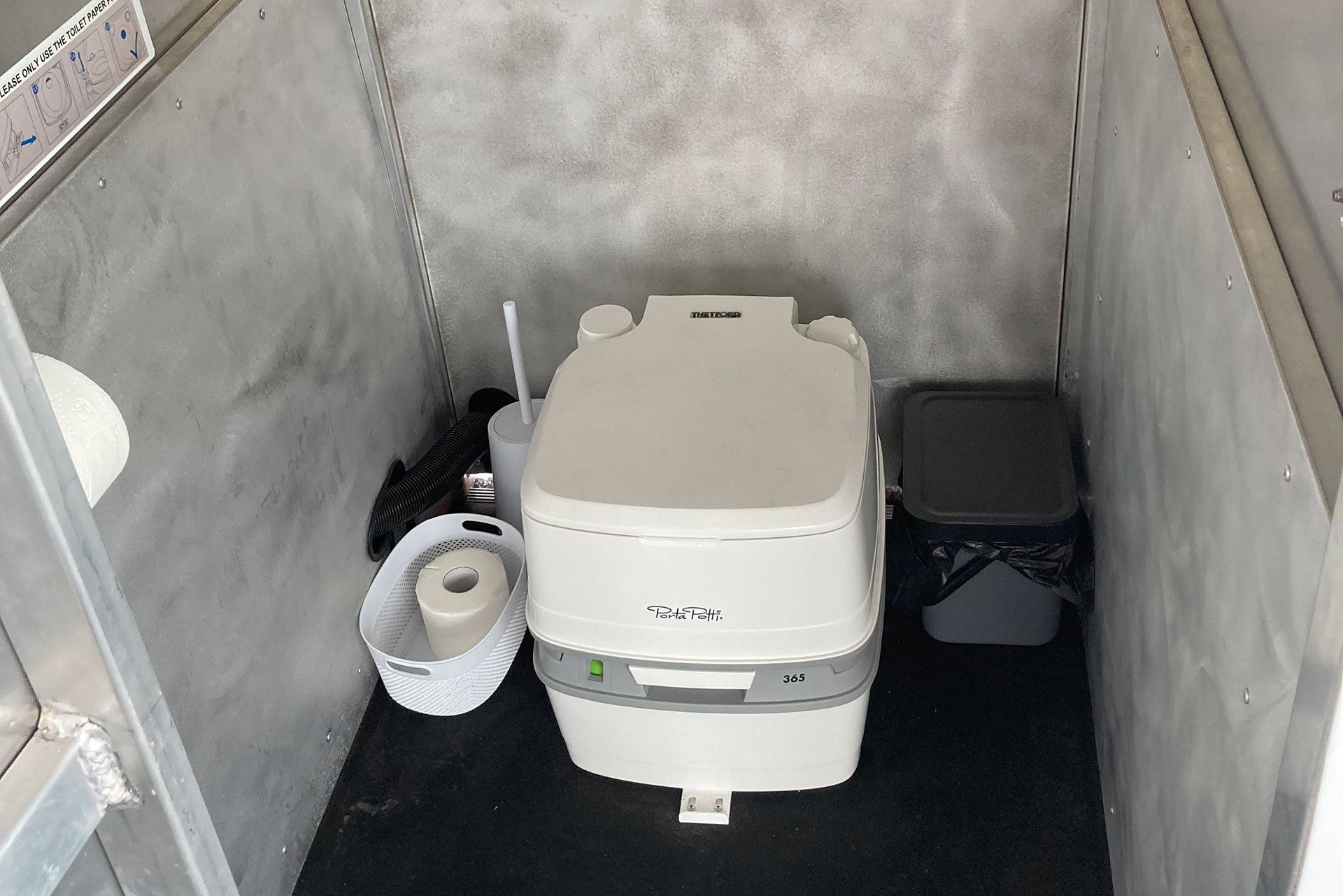 Rods BBQ Pontoon Hire