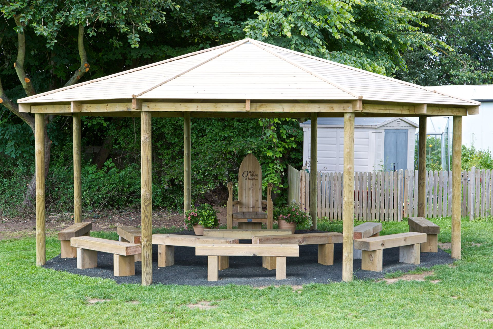 Outdoor classroom design in Kent & South East London