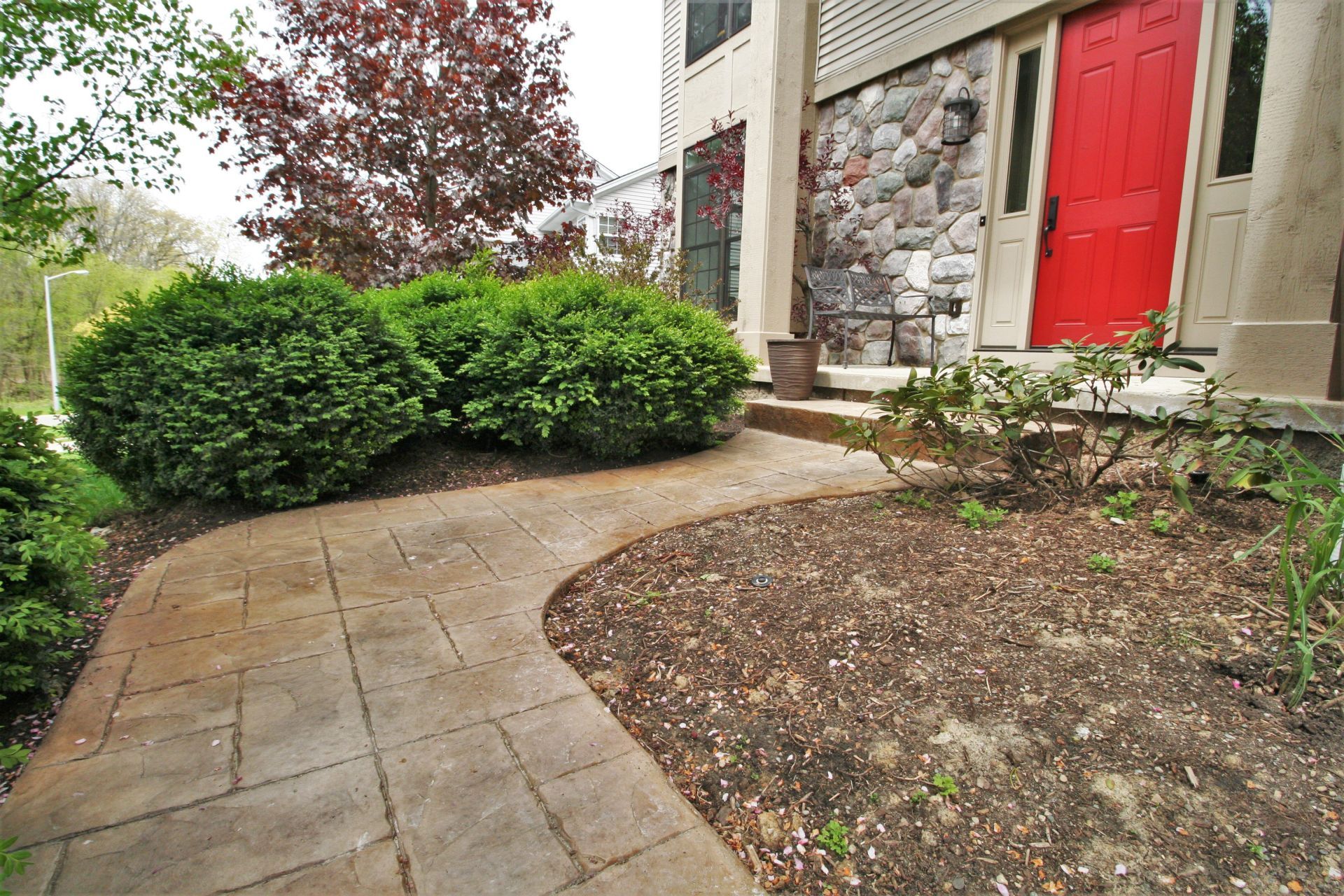 ASHLAR SLATE STAMPED CONCRETE WALKWAY