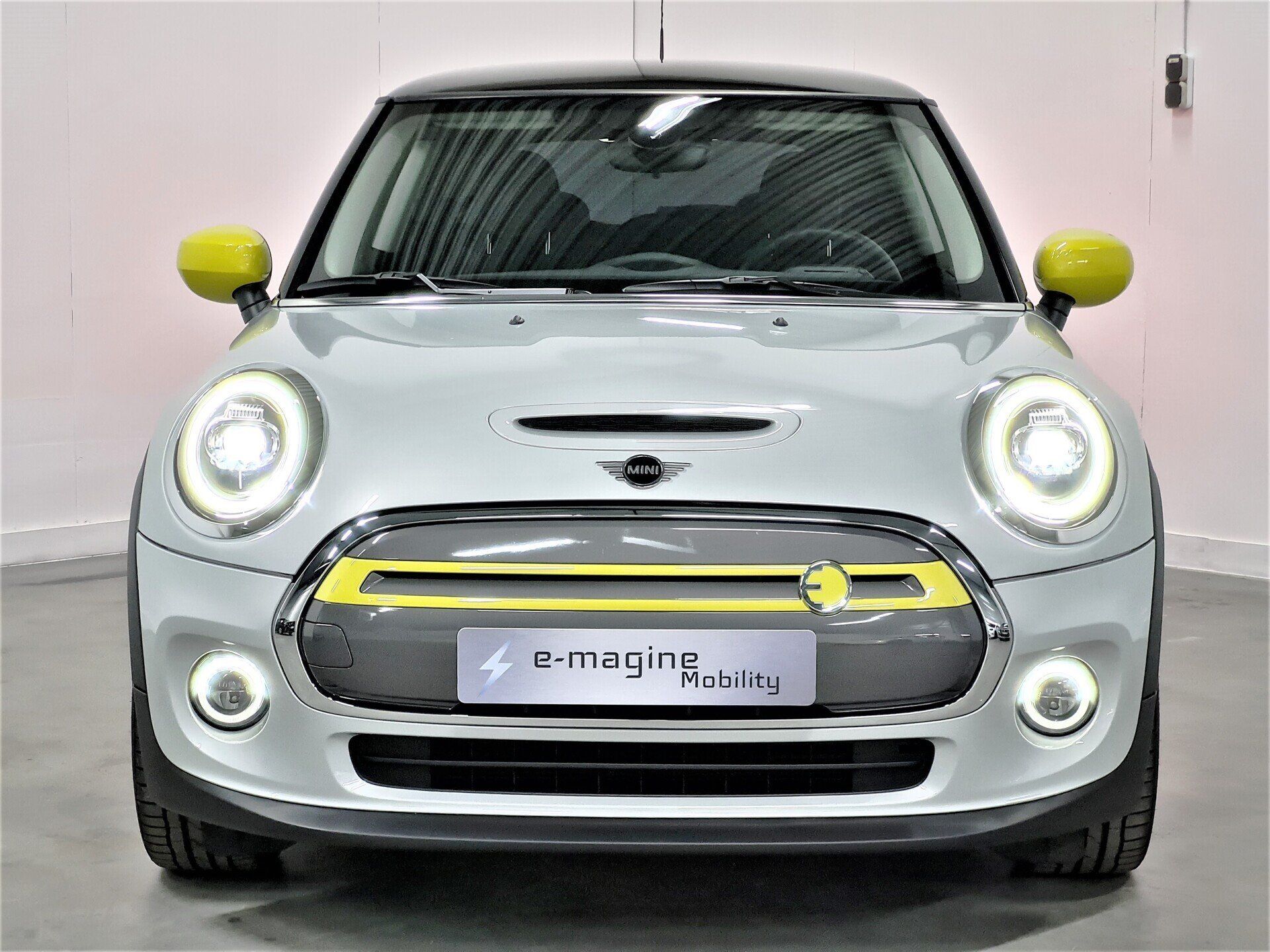 Mini Cooper SE, Mini Electric Basic in Silver White