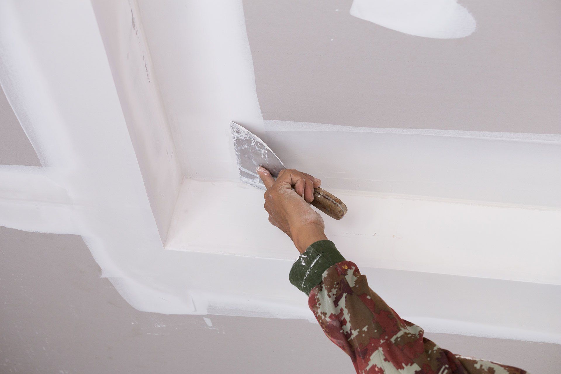 A.V. Spackling - Long Island's Best Paint & Spackle Services