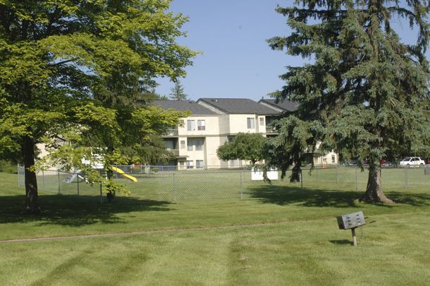 Maple Ridge | Flint, Michigan One and Two-Bedroom Apartments for Rent ...