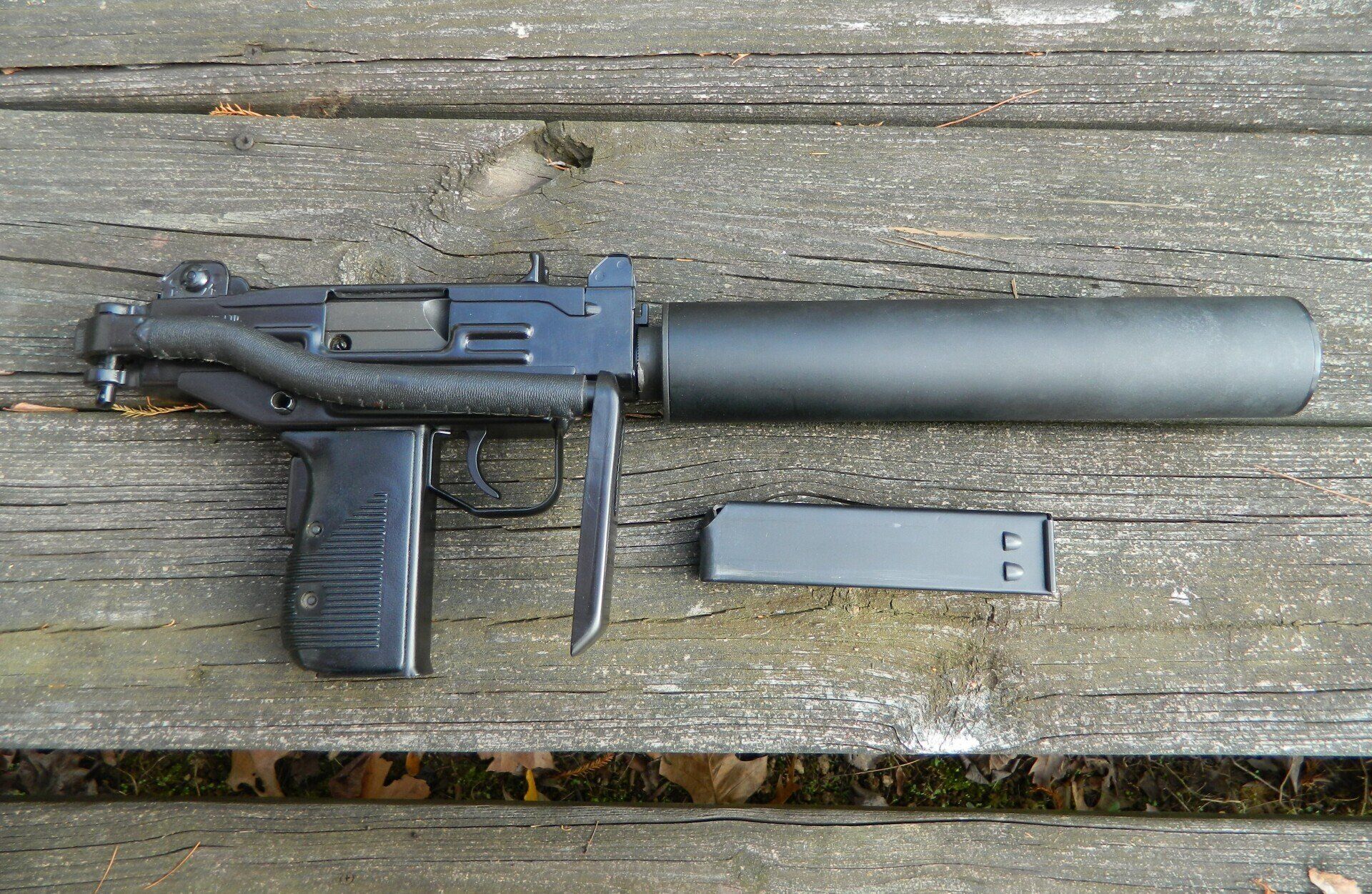 Micro Uzi Machine Pistol with S.C.R.C. Suppresser